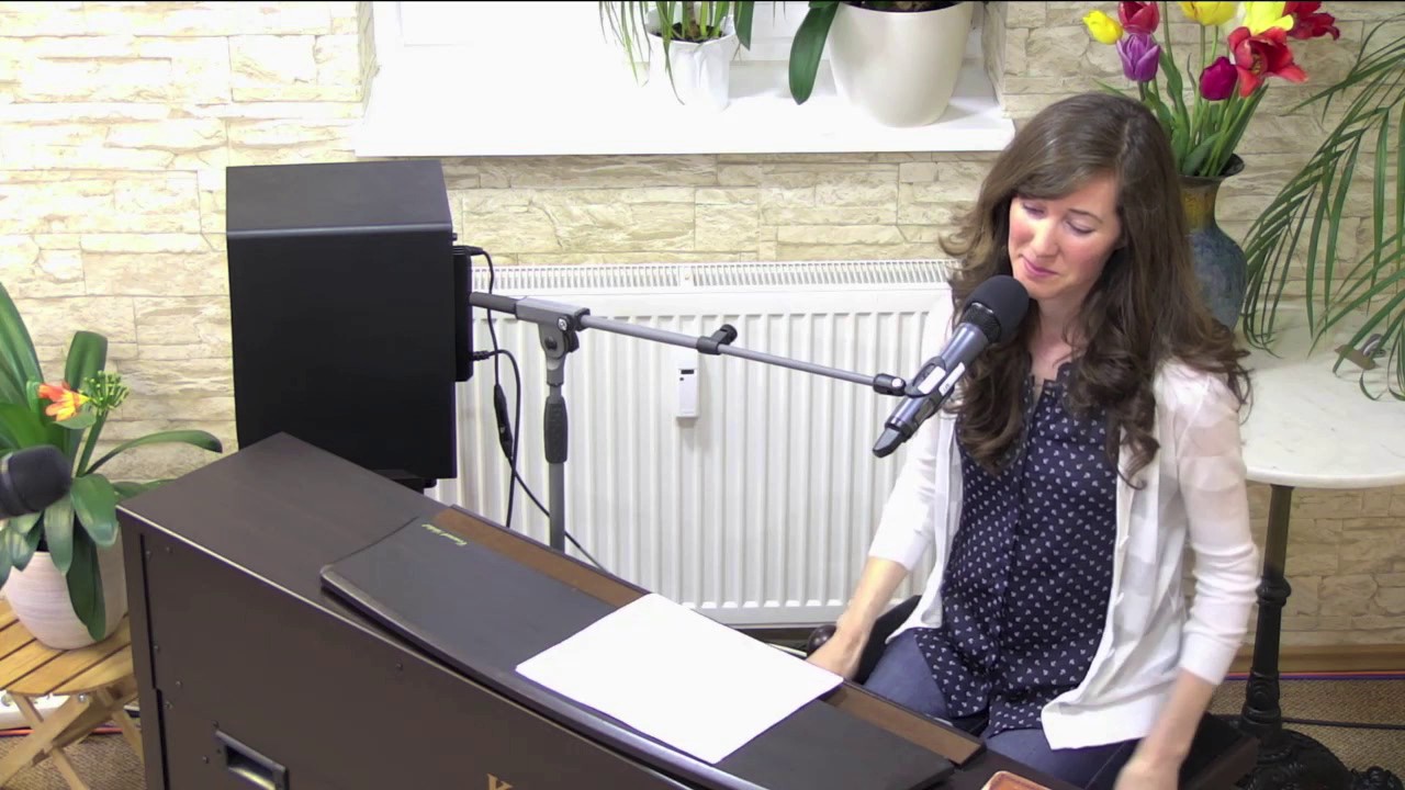 Little Sparrow Song - Matt & Josie Minikus - Concert in Berlin, Germany ...