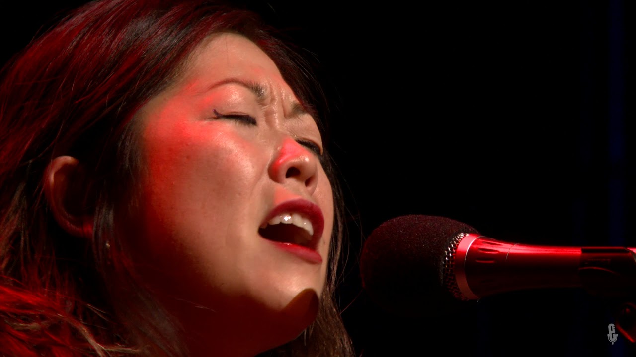 BettySoo - Worn Out American Dream (eTown webisode #1228) - YouTube