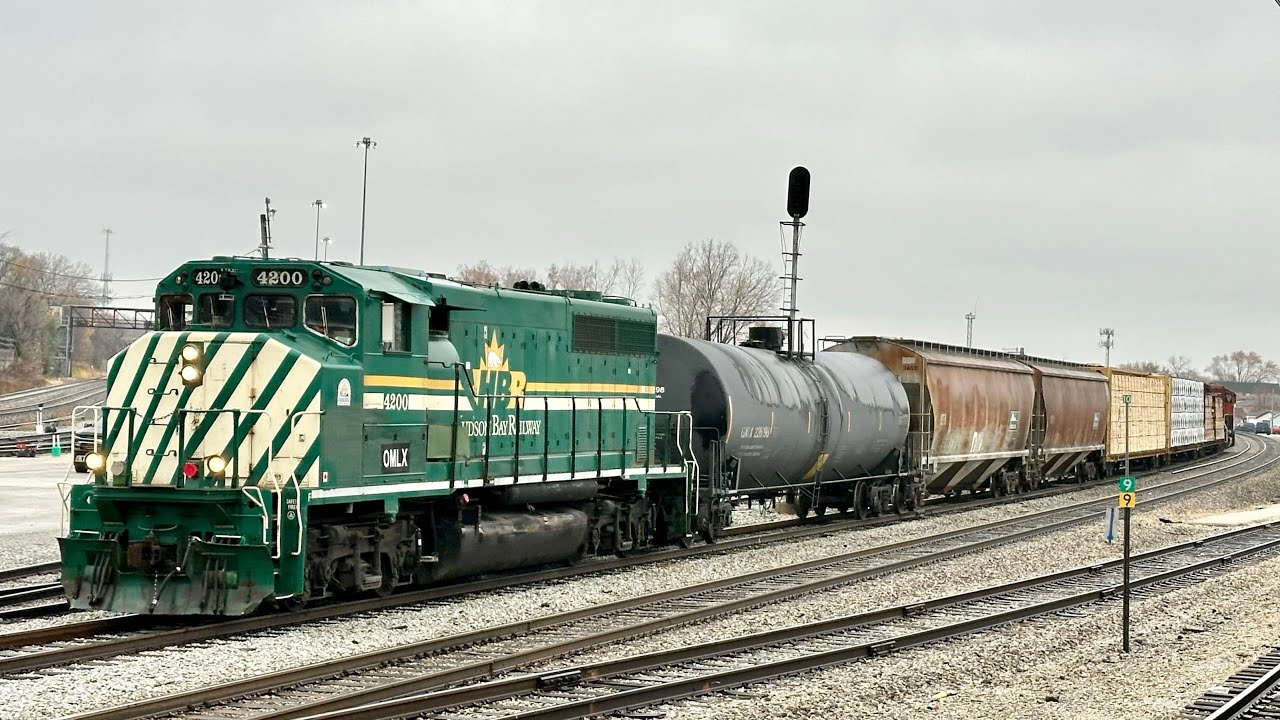 OMLX 4200 + 9469 at Blue Island-Vermont - YouTube
