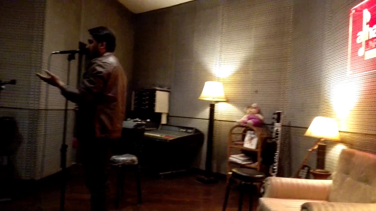 Hamza Hashmi While Jamming Session - YouTube