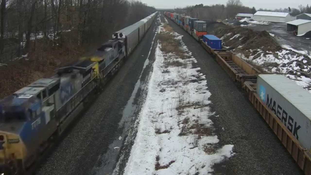 CSX 7779 leads train (CSX Q229) - YouTube