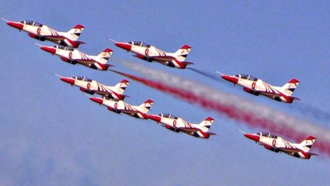 "Silver Stars" Formation Aerobatic Airshow | 10 x K-8E Jets | Egyptian Airforce @ AFW [Low ...