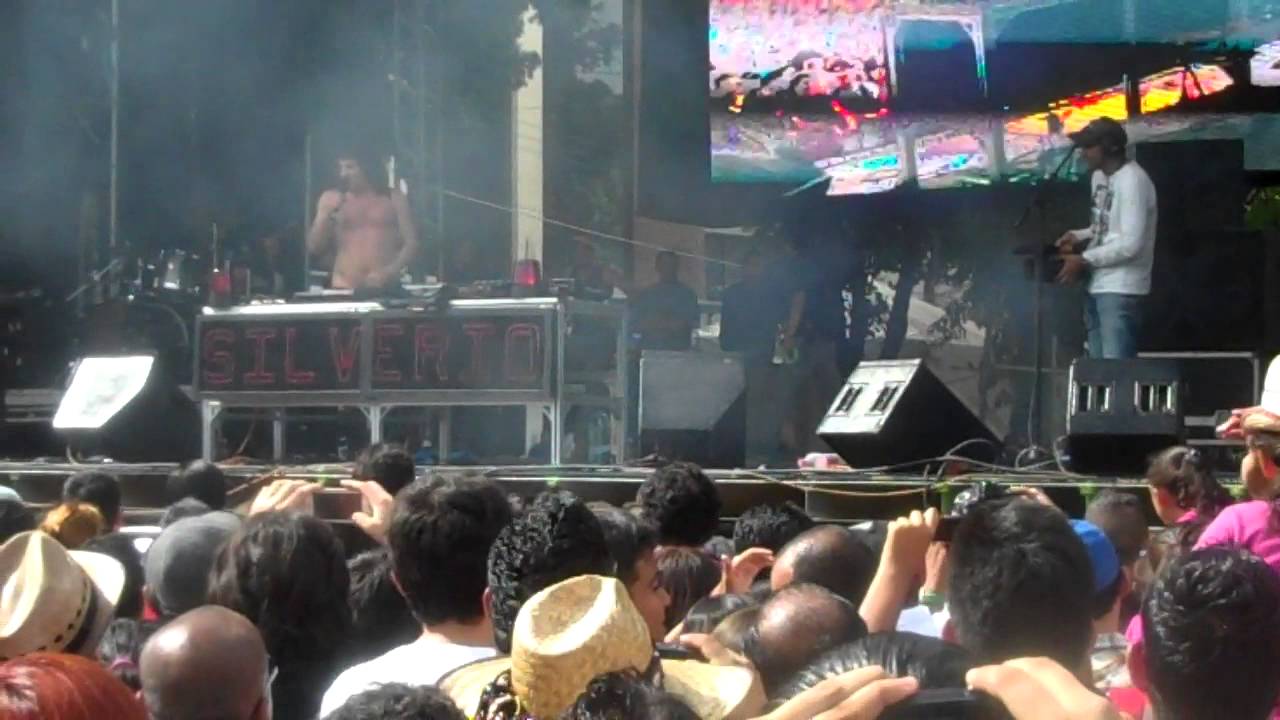 Silverio Su Majestad Imperial "Gorila" en El 212 RMX - YouTube