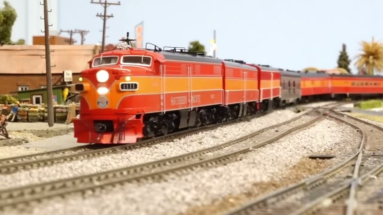 Rapido Southern Pacific PA 2 & PB 2 w/ Loksound and Scale Sound Systems ...