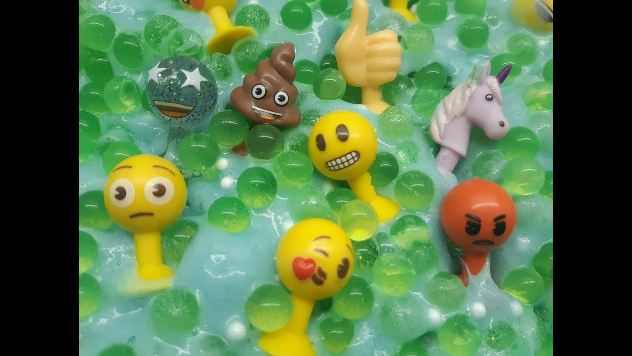 MIXING ALDI EMOJI IN THE SLIME EMOJI NAMES - YouTube