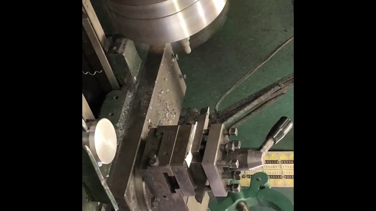 Grizzly 13" x 40" Lathe - YouTube