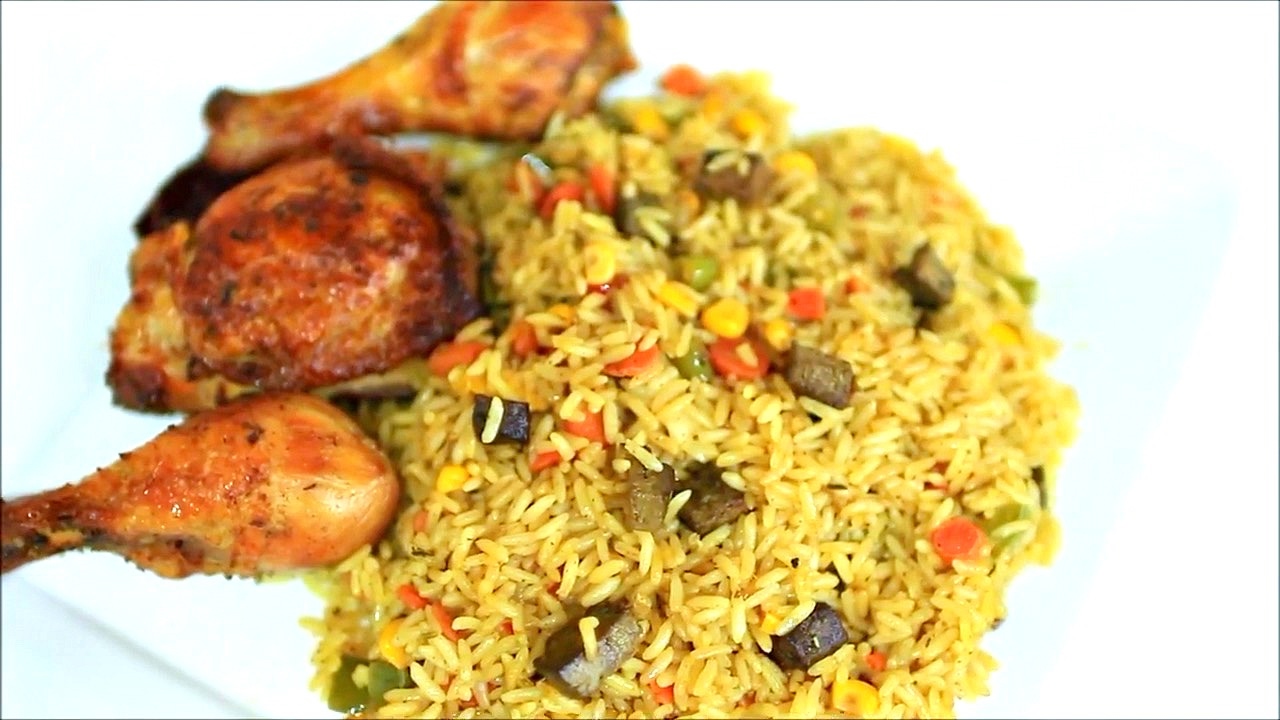 HOW TO MAKE NIGERIAN FRIED RICE - YouTube