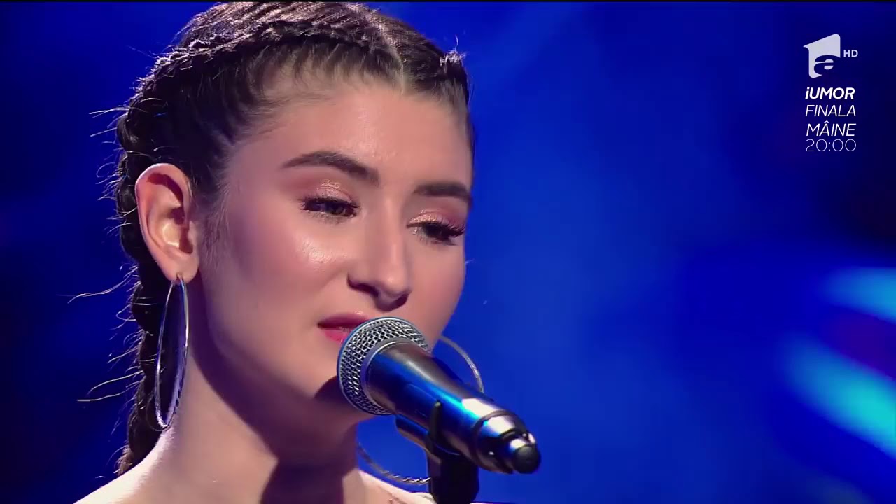 Laura Maier Flying over | The Four - Cei 4 - YouTube