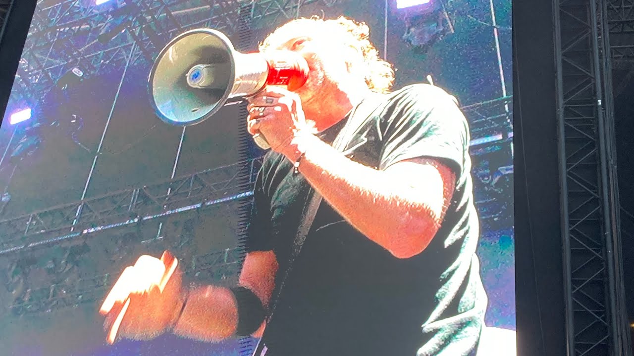 RISE AGAINST - live at SP 03/08/2025 - YouTube