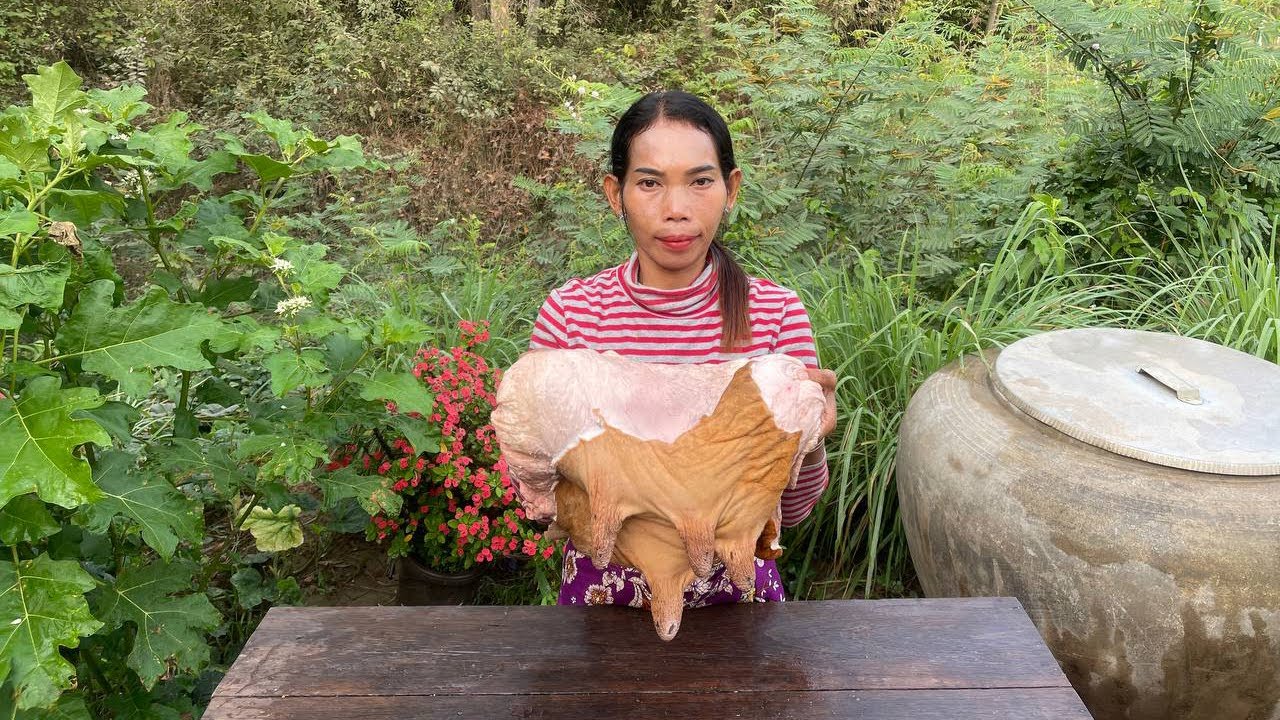 Cow udders cooking in my village - YouTube