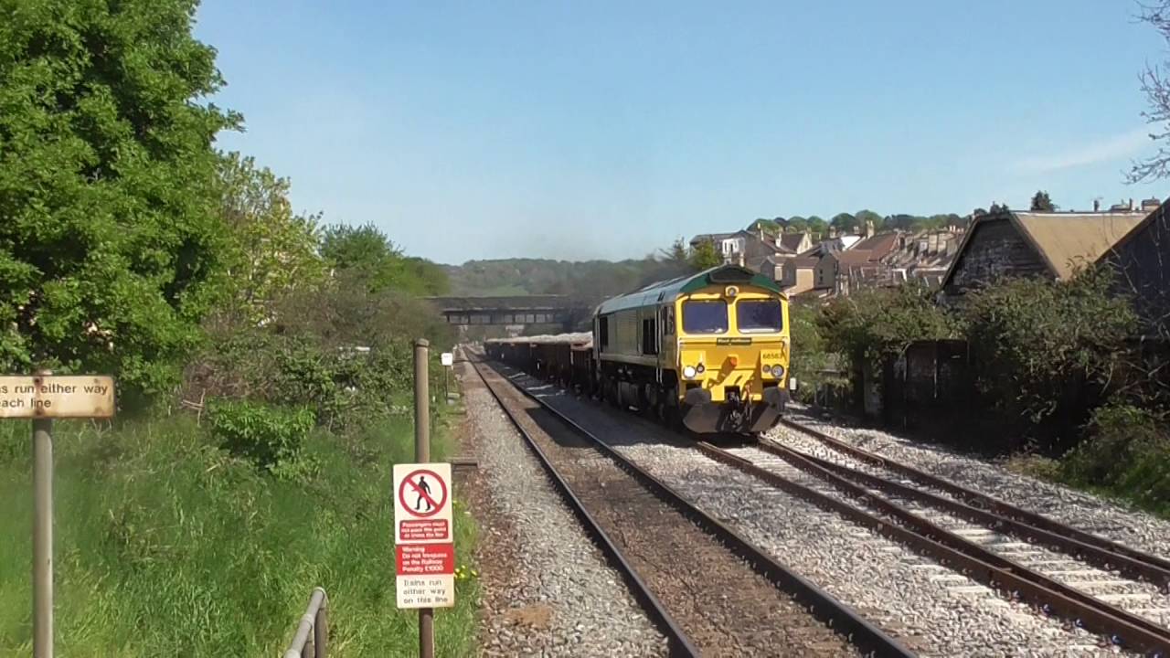 Freightliner Class 66 no: 66563 @ Oldfield Park {6C73} 08/05/2016 ...