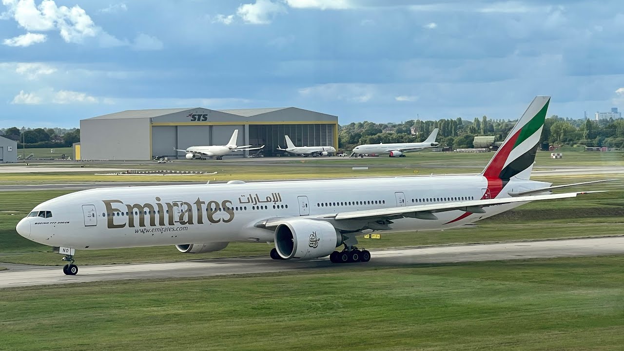 Emirates Boeing 777-300ER Close Up At Birmingham Airport | BHX - YouTube