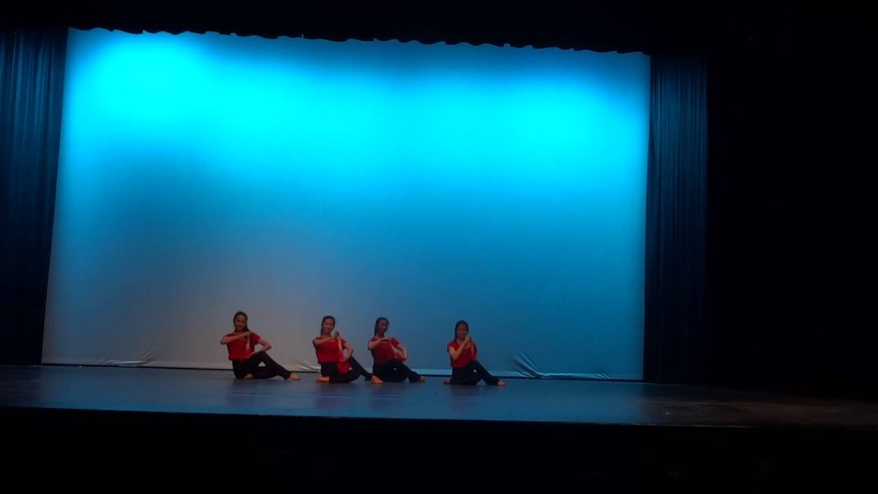 Red Fan Dance- Bellaire HS 2014 Chinese New Year Performance - YouTube