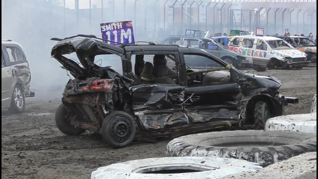 DAVENPORT IOWA DEMOLITION DERBY 2023 COMPACT/SUV/VAN - YouTube