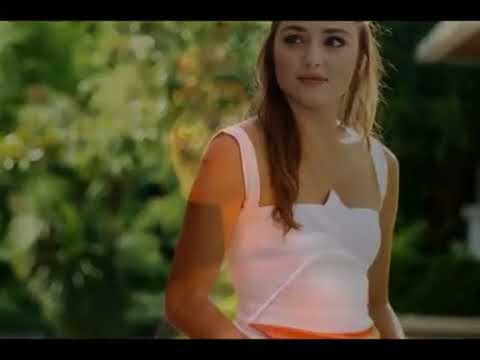 Beautiful turkish actress hande ercel  (hayat )