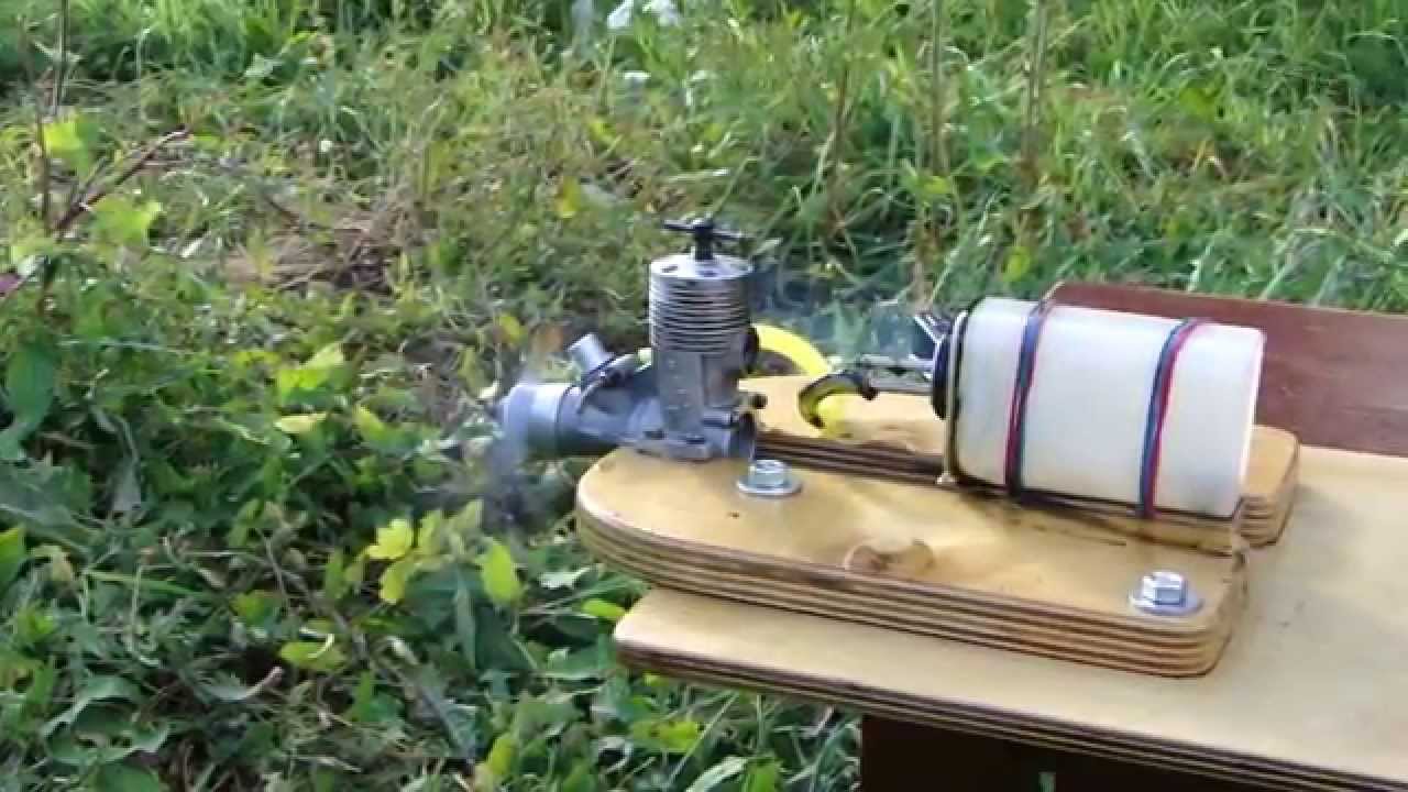 Rossi 15 Diesel 2.5cc engine (Italy) - YouTube