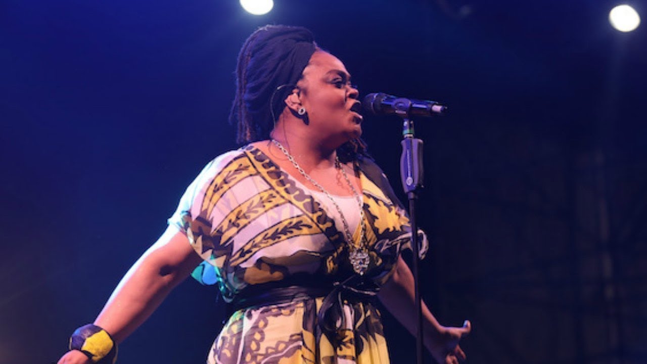 Jill Scott Gives An EXPLOSIVE Viral Performance - YouTube