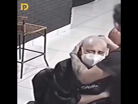 Kanser hastası müşterisinin saçını kazıyan kuaför, destek olmak için kendi saçını da kaz