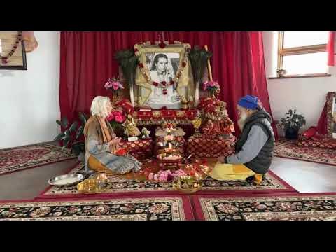 Daily Fire Ceremony at the Haidakhandi Universal Ashram - YouTube