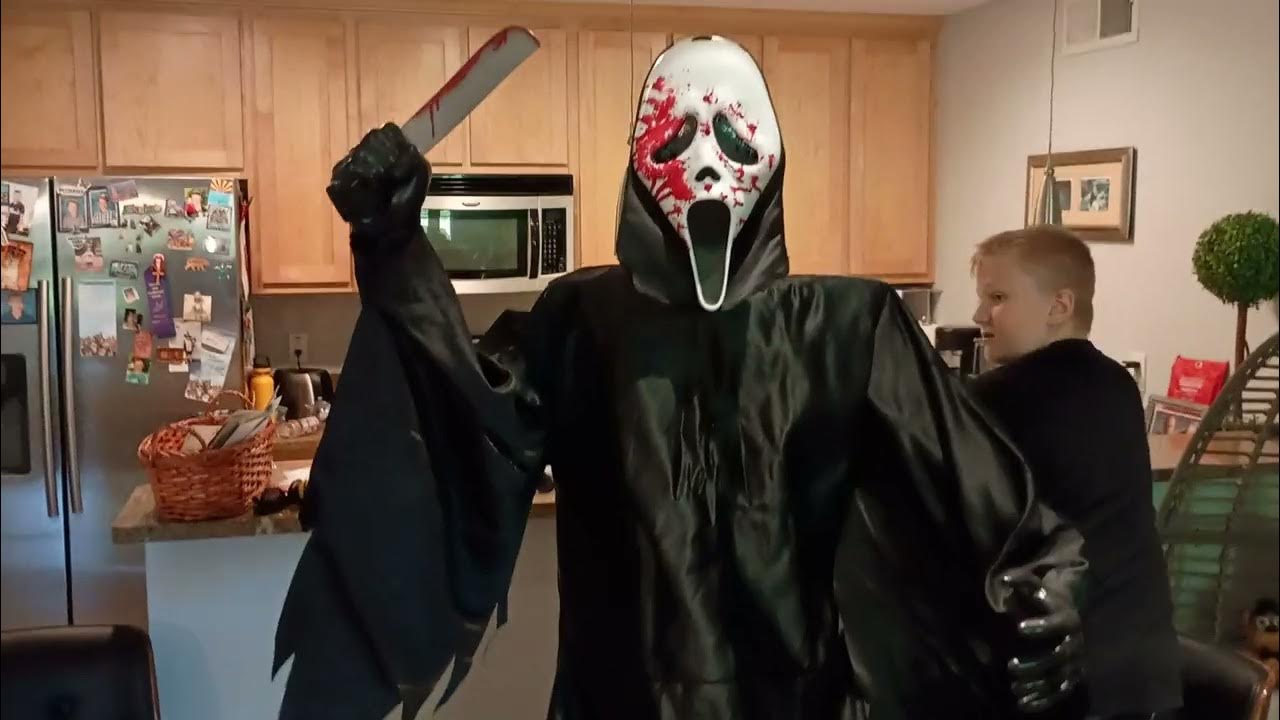 Ghostface Spirit Halloween animatronic unboxing - YouTube
