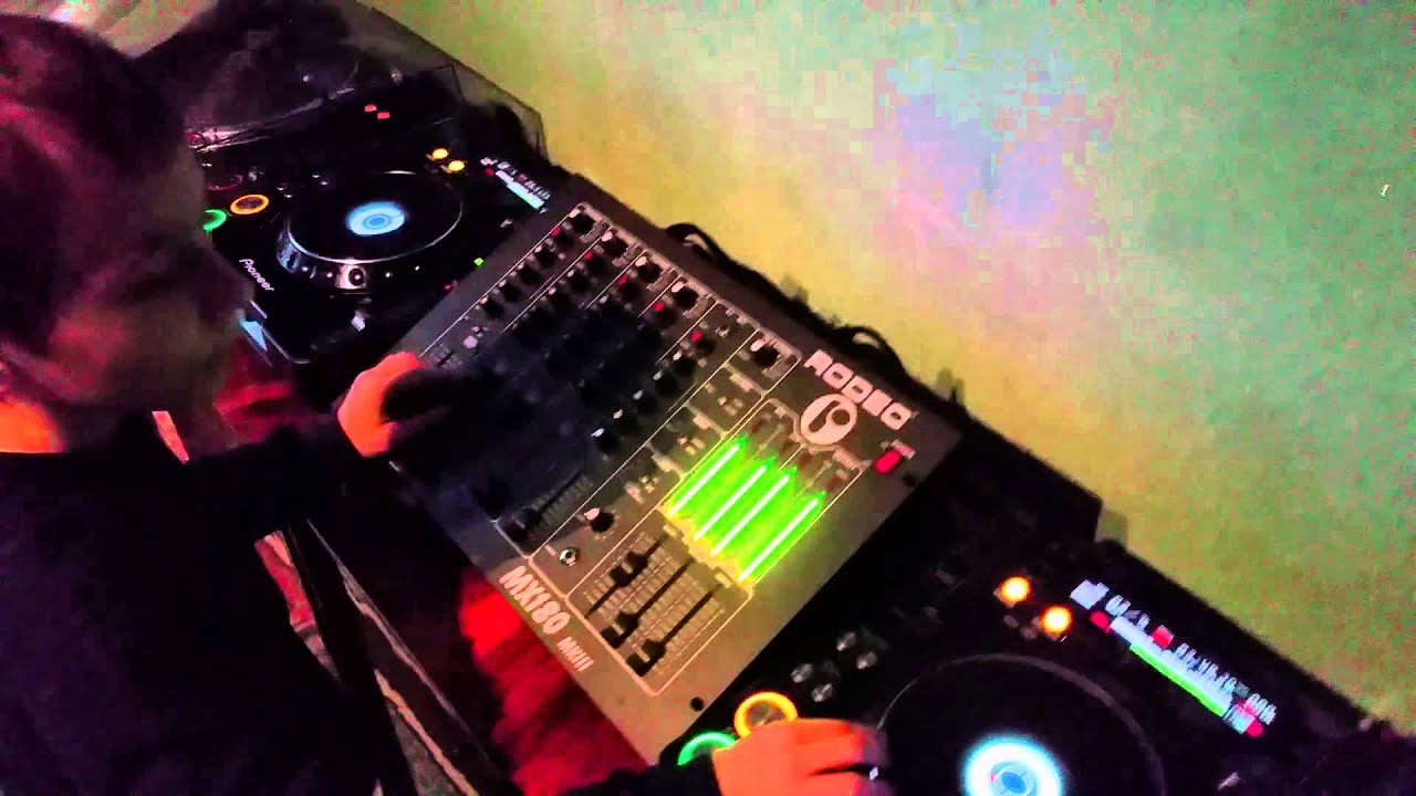 Cel mai tânăr DJ din România!!! - YouTube