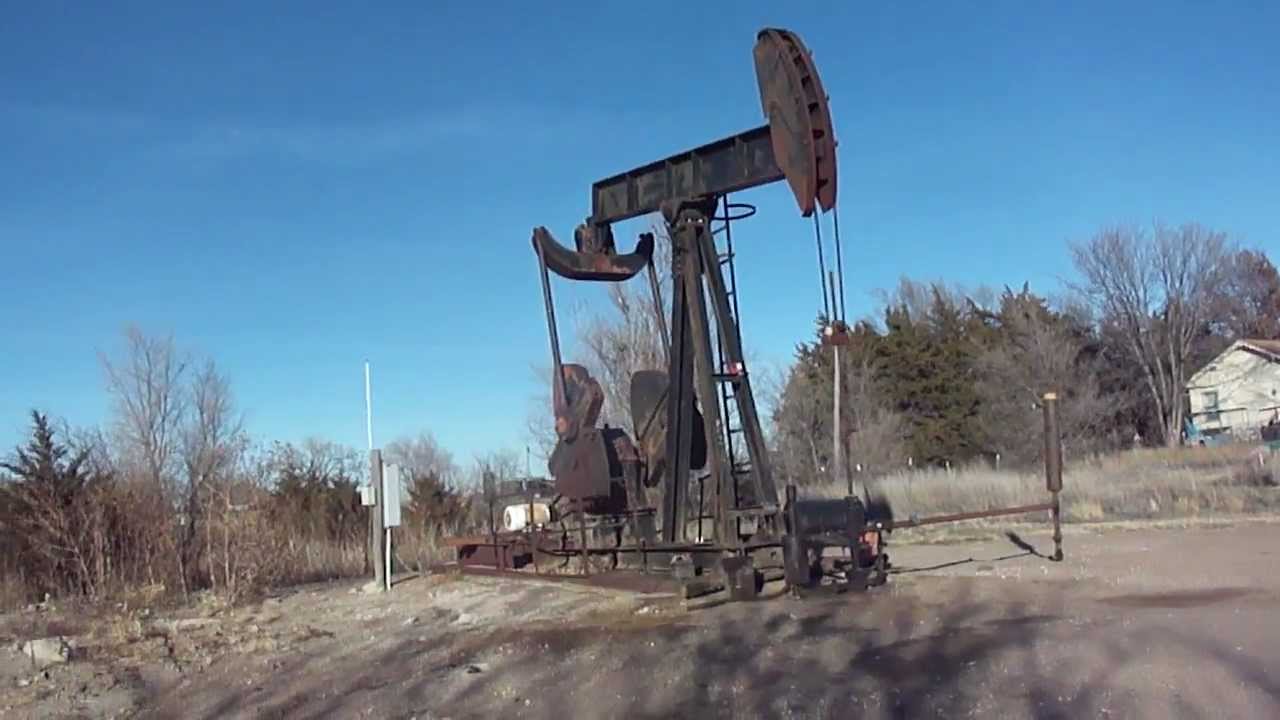 121125 30 Kansas oil wells - YouTube
