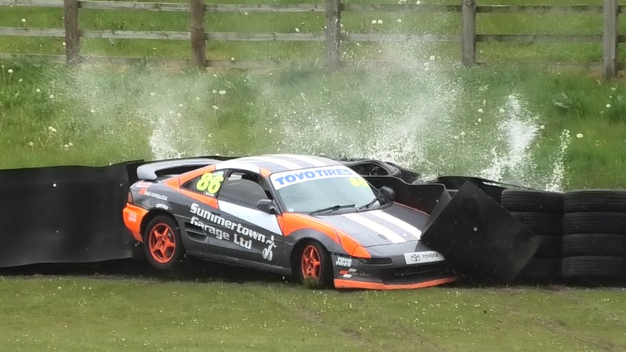 MR2 Crash - 750MC Donington - May 2021 - YouTube