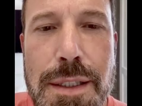 Ben Affleck Says Why he Was SO BORED at The Grammy's - YouTube