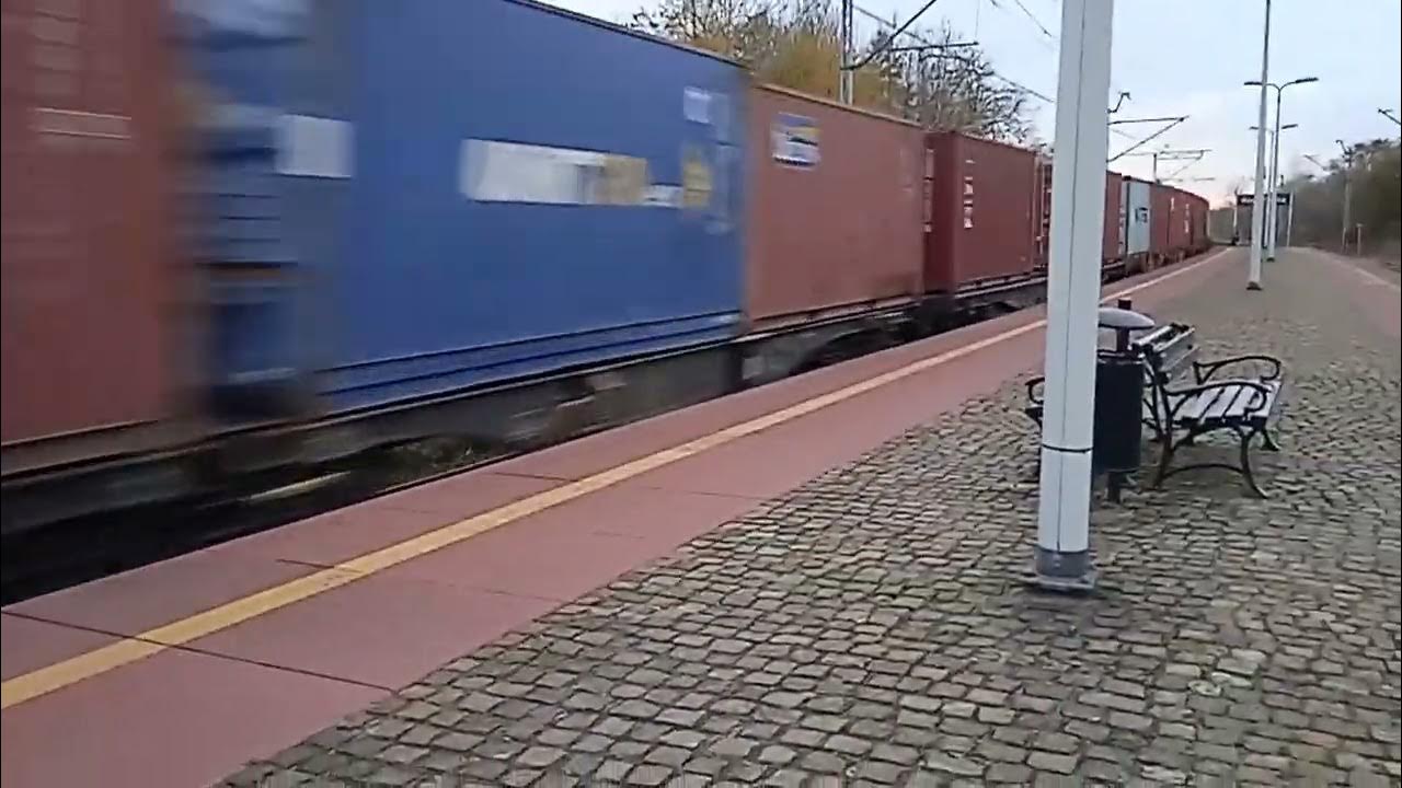 PCC EU07-148 z kontenerami - YouTube