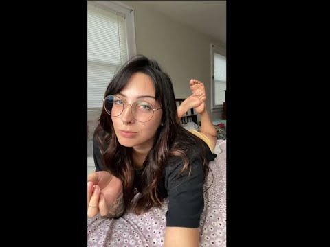 TikTok girl Ashley Lotts gracefully in the feet pose