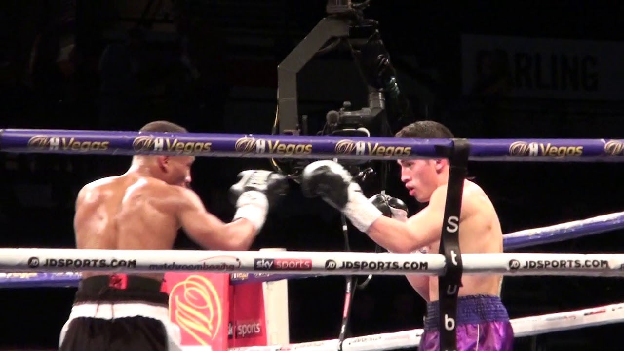 Donte Dixon v Eduardo Valverde Stoppage Rd 4 - YouTube