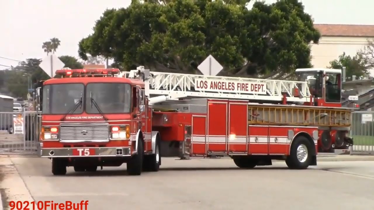 LAFD Light Force 5 Responding (Jake Brakes) - YouTube
