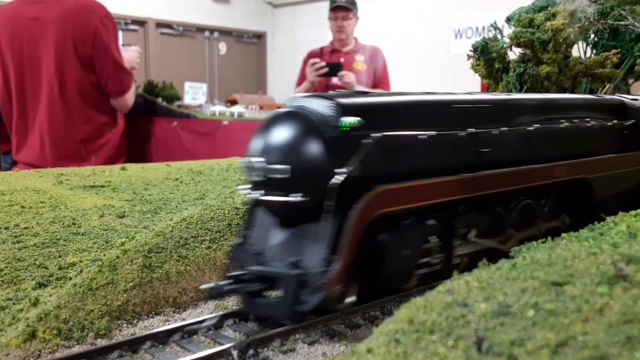 Ho scale N&W 611 at the strasburg railroad model railroad - YouTube