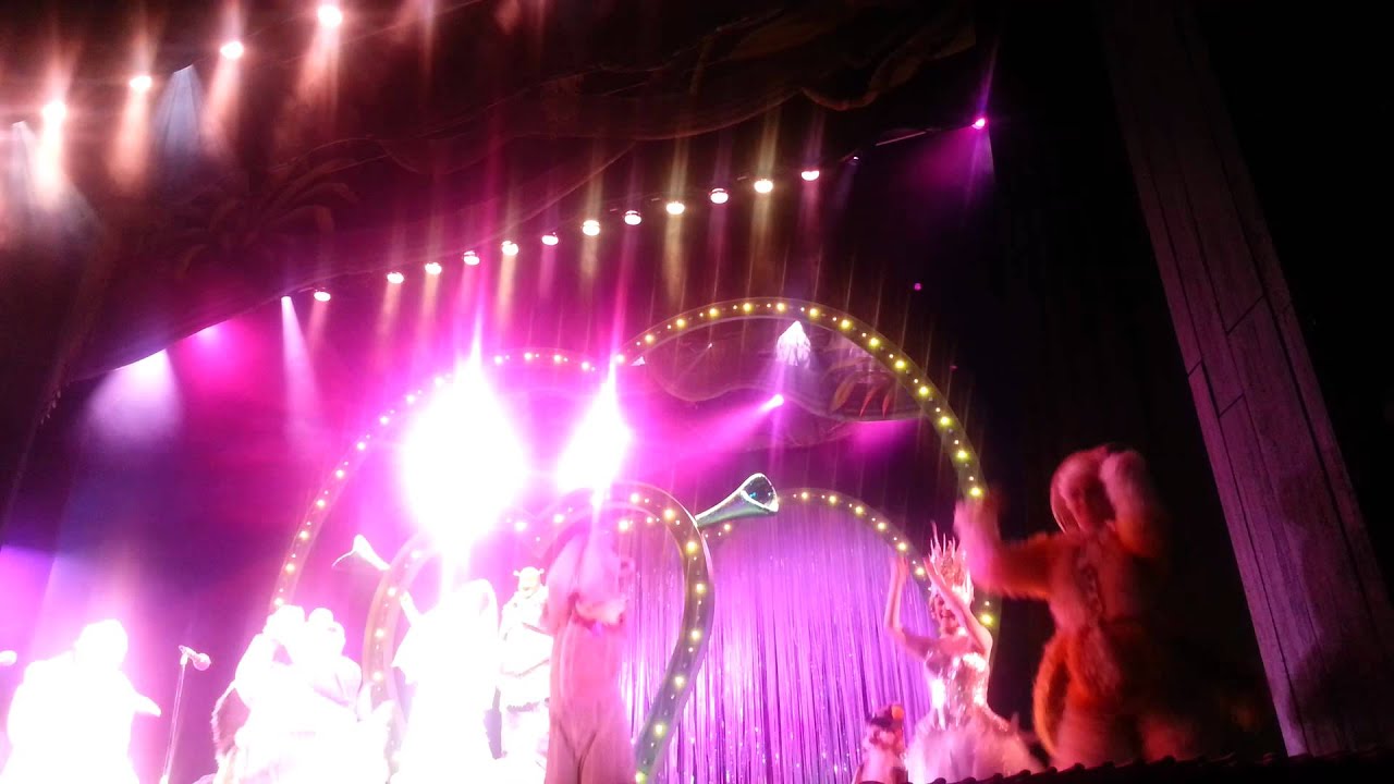 Shrek the musical @ Theatre Royal Drury Lane - YouTube
