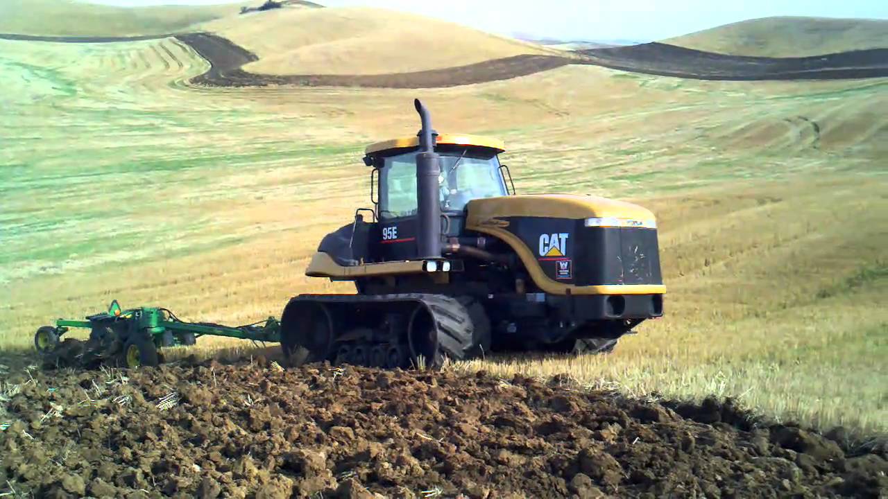 Caterpillar Challenger 95E plowing on the Palouse - YouTube