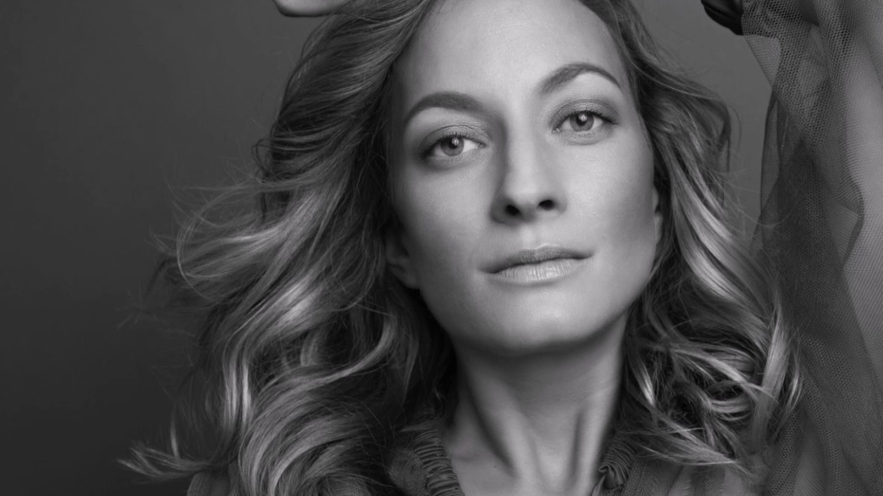 Clara Schumann - Liebst du um Schönheit - Christiane Karg - YouTube