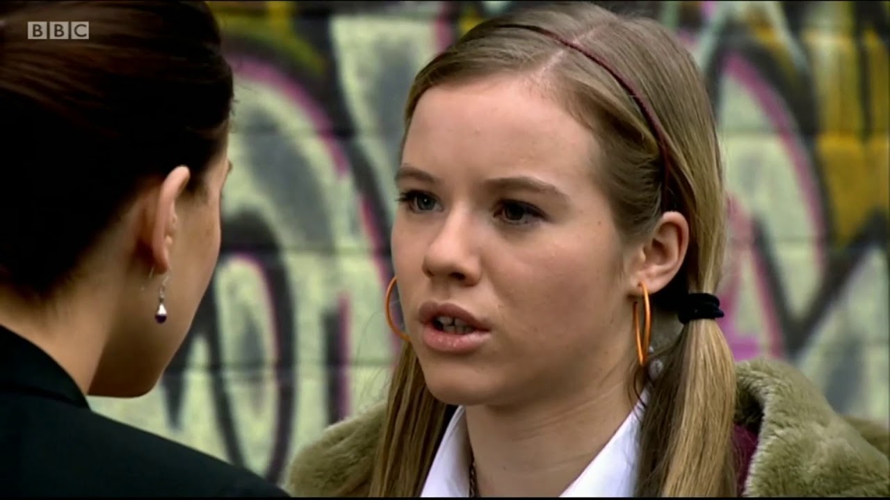 Waterloo Road - Chlo & Donte - 1x07 - 1/2 - YouTube