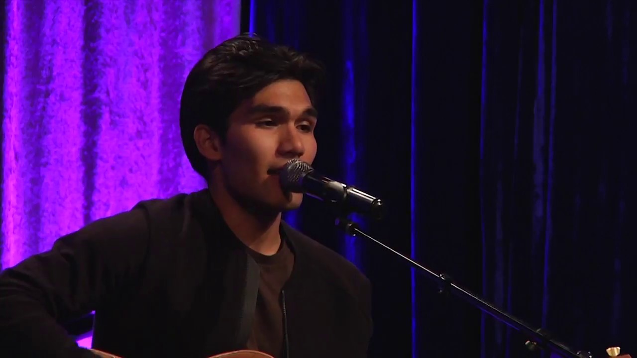 Shane Travis - Leave Me Tomorrow (Live Acoustic) - YouTube