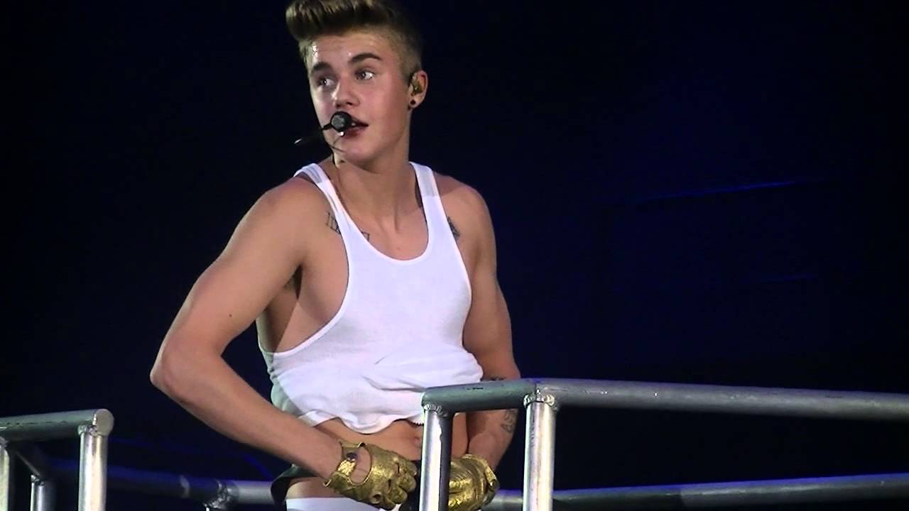 Justin Bieber Belly Button