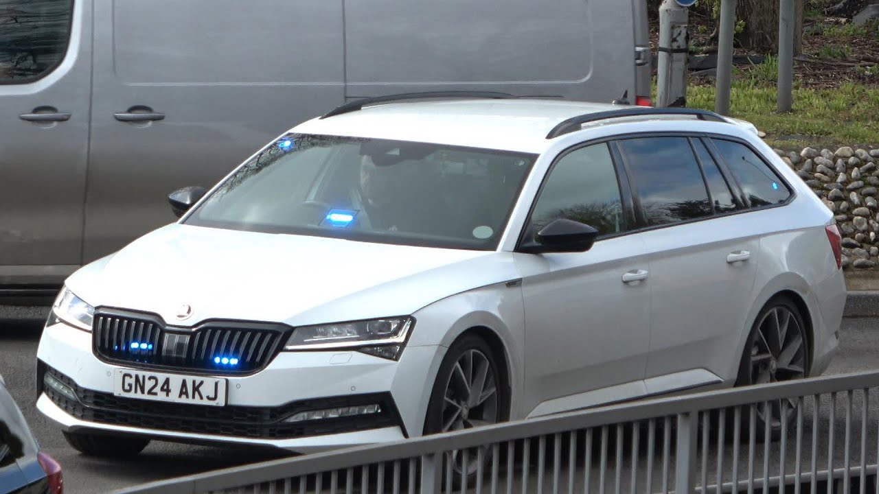 Unmarked Kent Police DTU on a training run in Canterbury. - 15.04.2025 ...