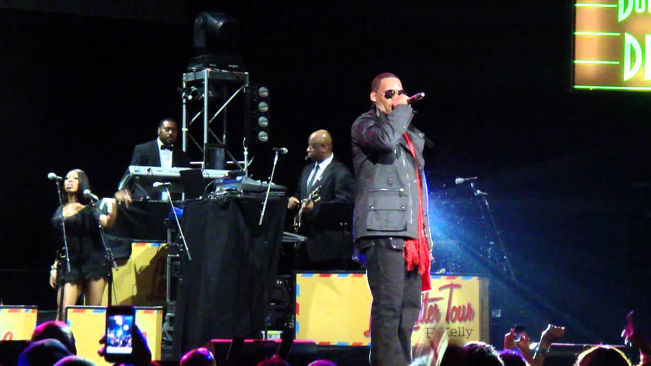 R.Kelly Concert - YouTube