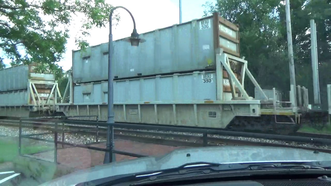 #9979 CSX D765-01 Loaded Double Stack trash train - YouTube