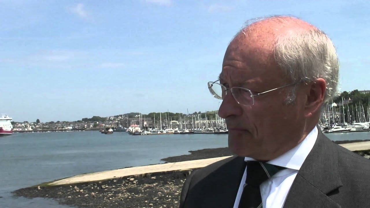 Sir Roy Gardner on signing Peter Reid as Argyle manager HD - YouTube