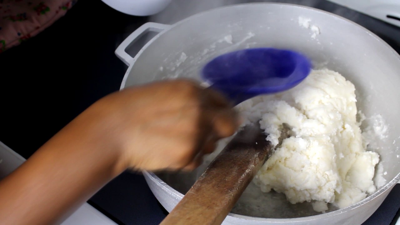 How to cook Nigerian Cassava Fufu/Akpu/Loi Loi - YouTube