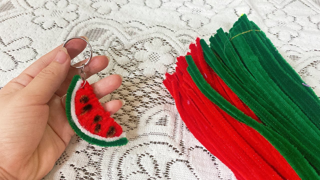 Super Easy pipe cleaner keychain crafts | Keychain making with pipe ...