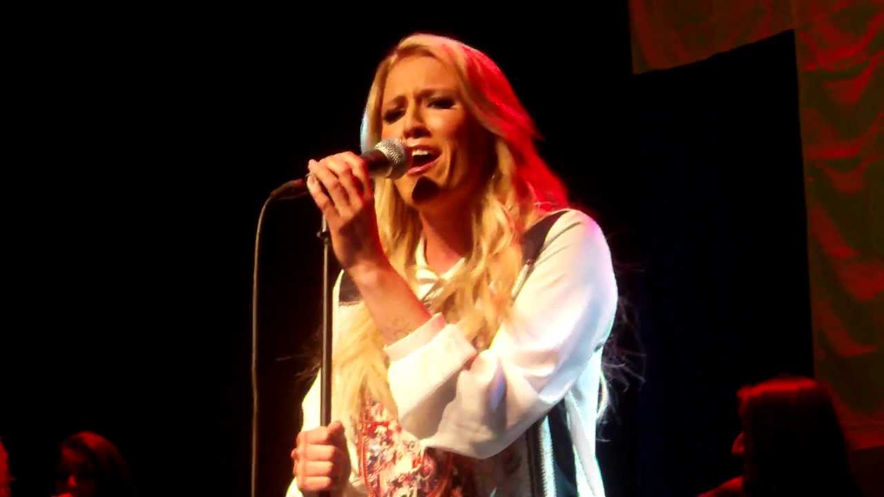 Cascada performing Glorious at german Ambasy in Malmö- Acustic Version ...