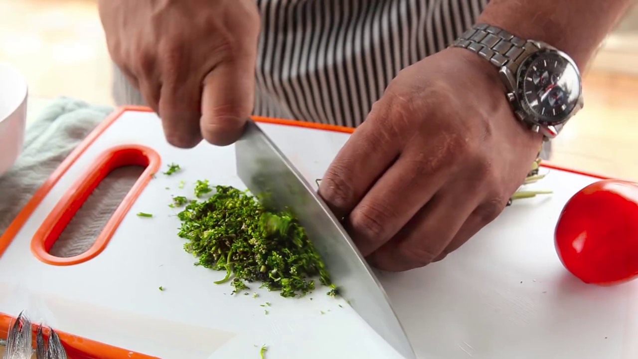 Fresh Bombil Gravy (Marathi) बोंबलाचे कालवण (Bomblache Kalwan ) . - YouTube