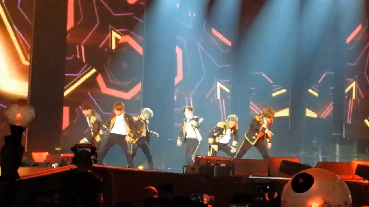 BTS - "IDOL" PERFORMANCE | BTS IN PARIS - YouTube