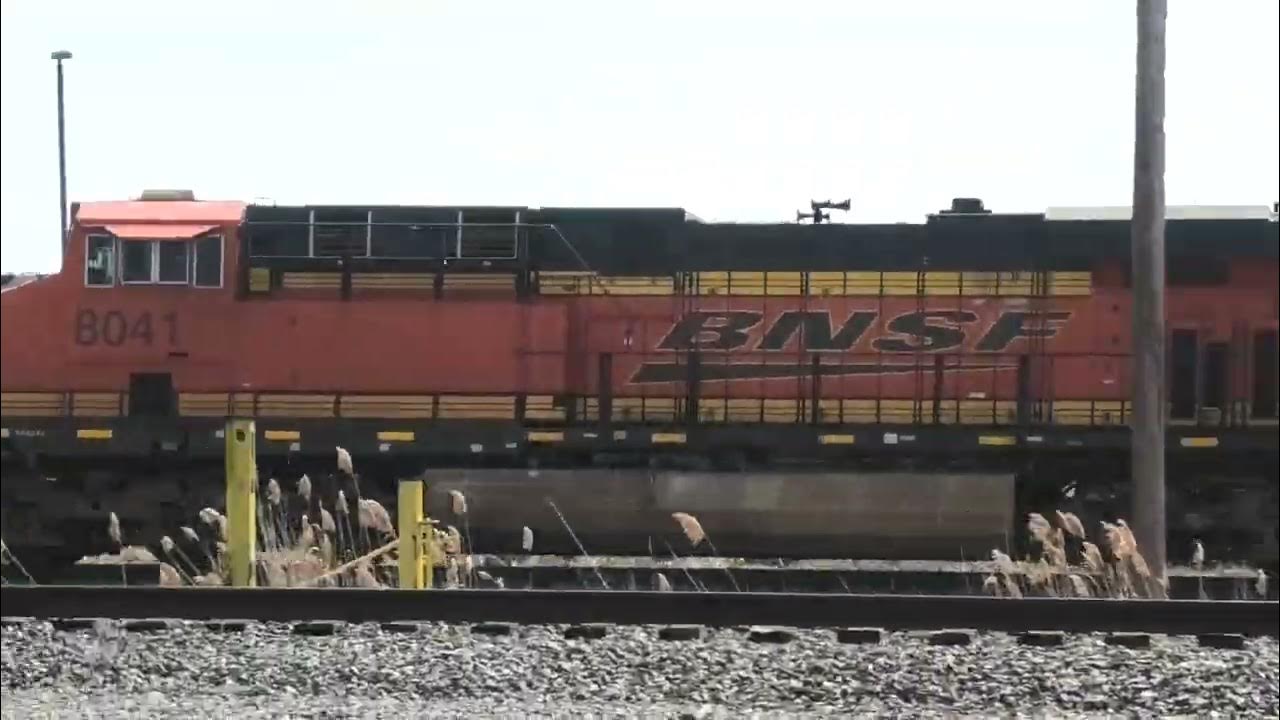 BNSF 8041 East in Erie, PA 4/15/23 - YouTube