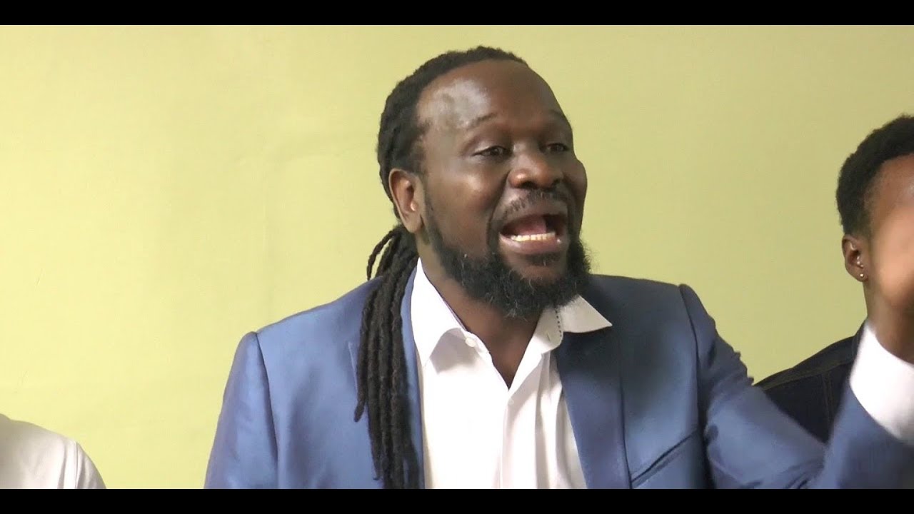 Yon zanmi danfans DON KATO, Avili li sou Radio. L'ap esplike kijan Don ...